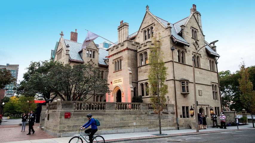 Looking for a Place to Take Grad Photos? These Spots Are Perfect | Hey ...