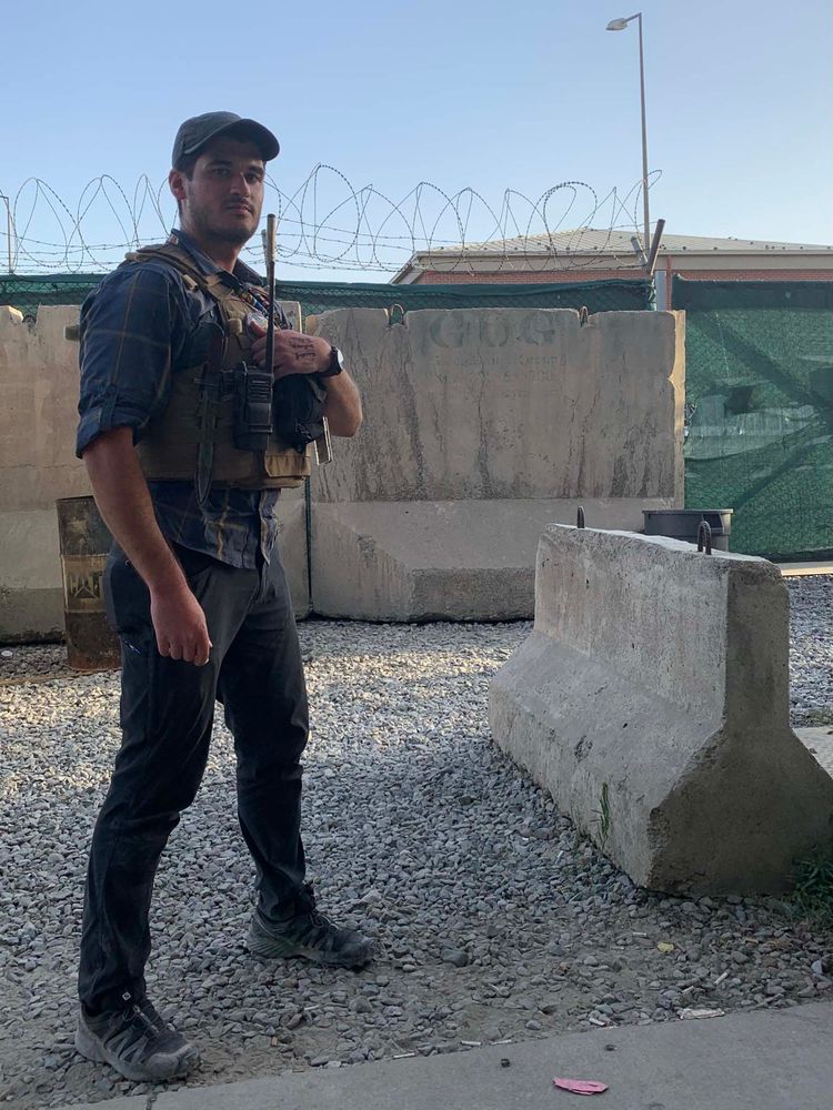 COM’s Mitchell Zuckoff Re-creates a Suspenseful Story from the Chaotic ...