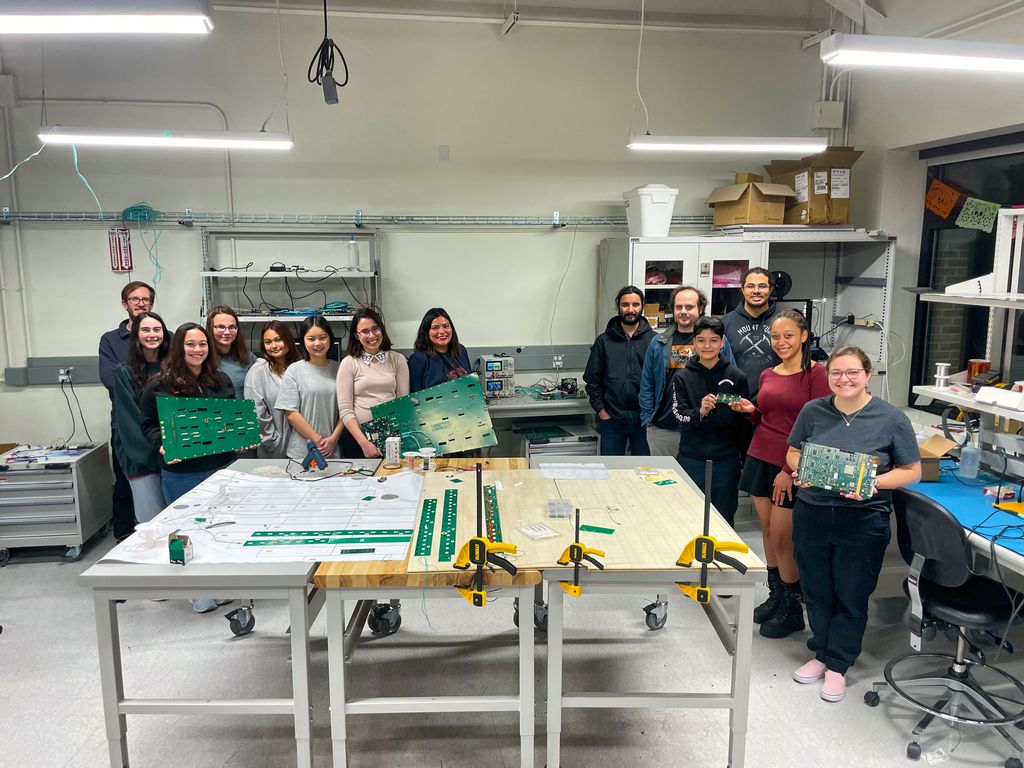 Indara Suarez receives inaugural CAS I.D.E.A.L. award | Physics