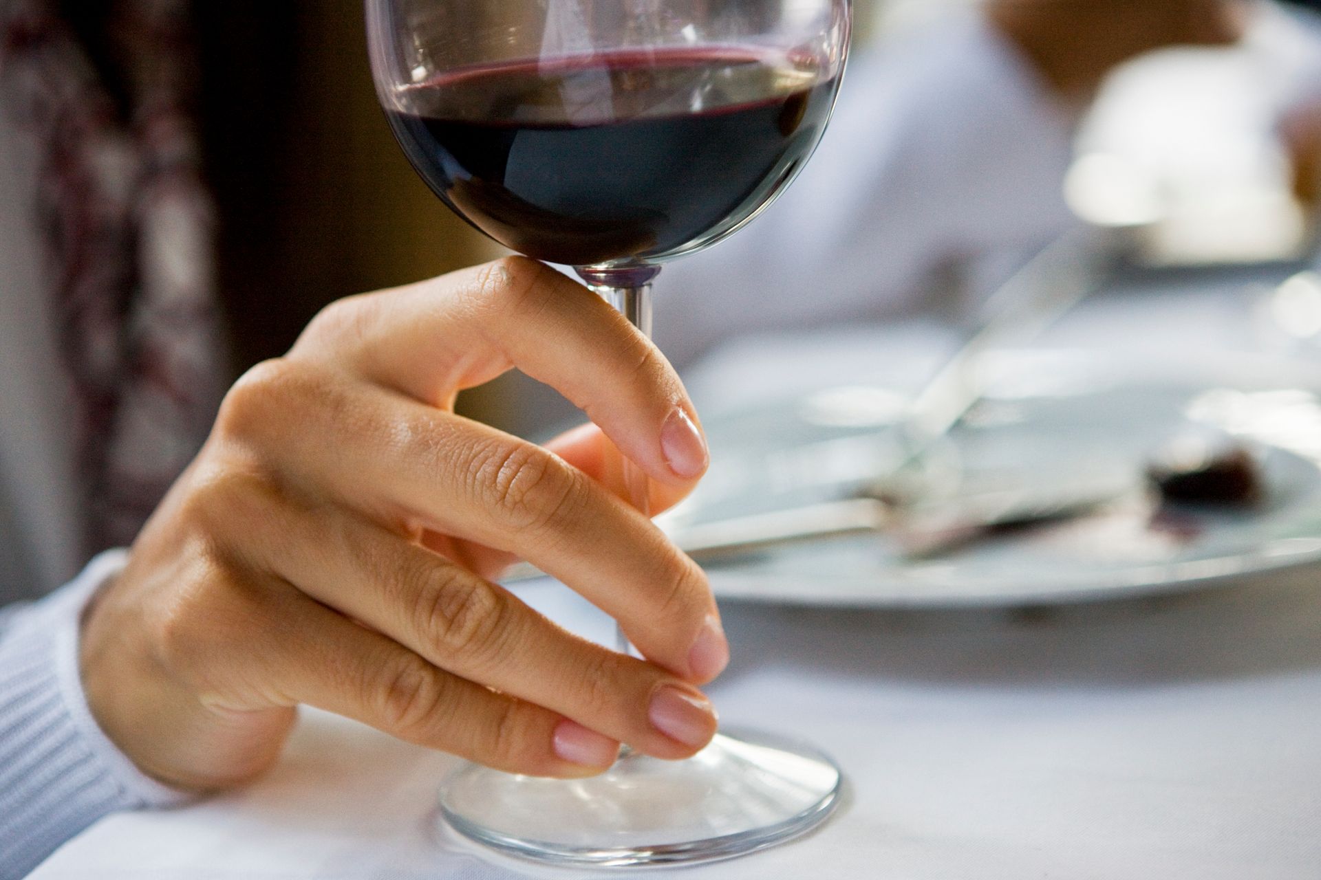 Alcohol Use by Age 14 Increases Risk of Drinking into Adulthood | SPH